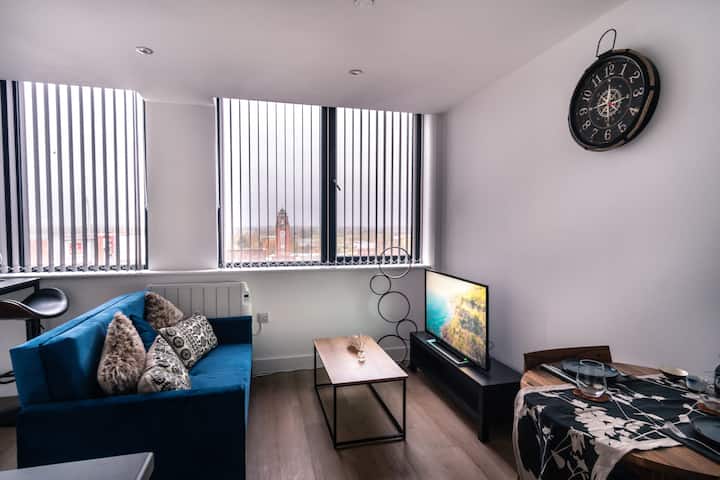 Stay Zeni, Alexandra Rise Manchester Fab Studio - Old Trafford