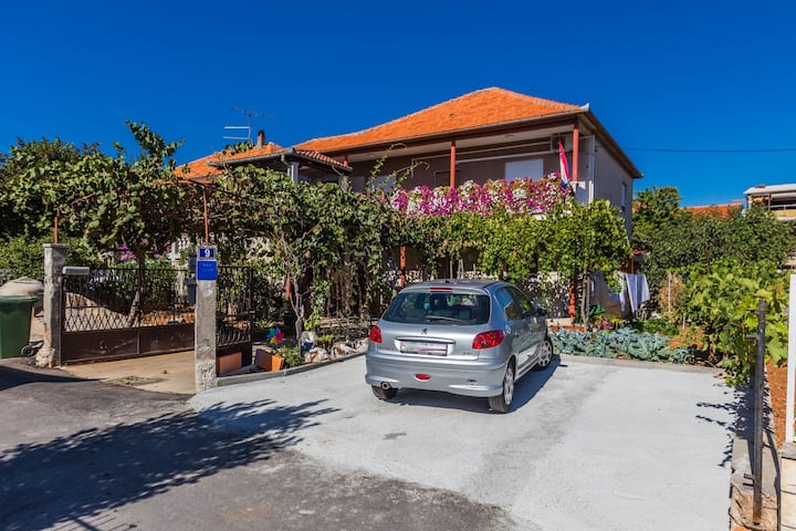 Marina 3 Bdr Apartment With Parking - Zadar