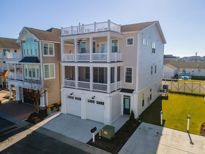 Coastal Comfort: 4br 3bh House Pool & Rooftop Deck - Ocean City, MD