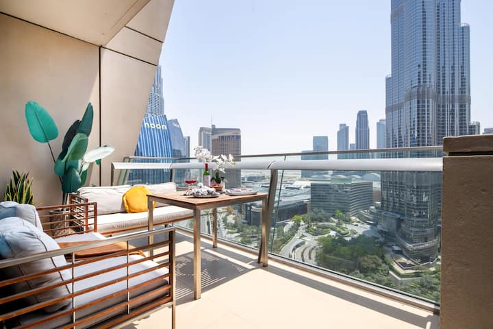 Luxurious 2br + Full View Of Burj Khalifa! - Dubai