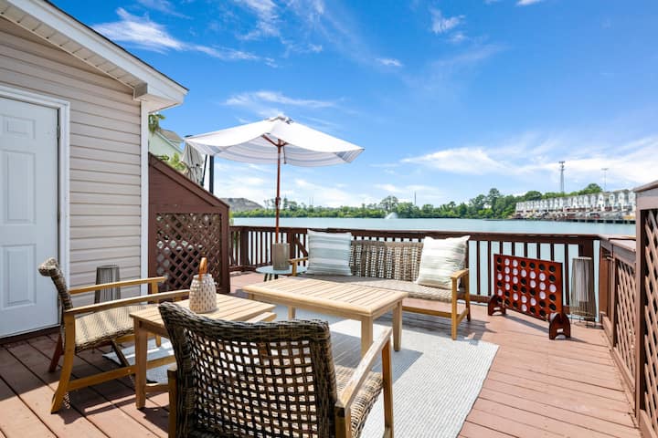 4 Bedroom Lakefront Home With Patio! - North Charleston, SC