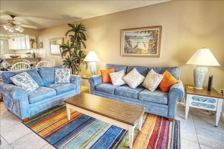 Runaway Bay 135 - Beach, Pool, Gym And Bay - Anna Maria, FL