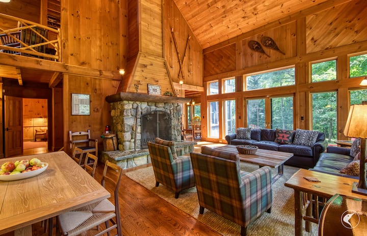 Stunning Riverfront Home On 30 Acres In Wilmington - Wilmington