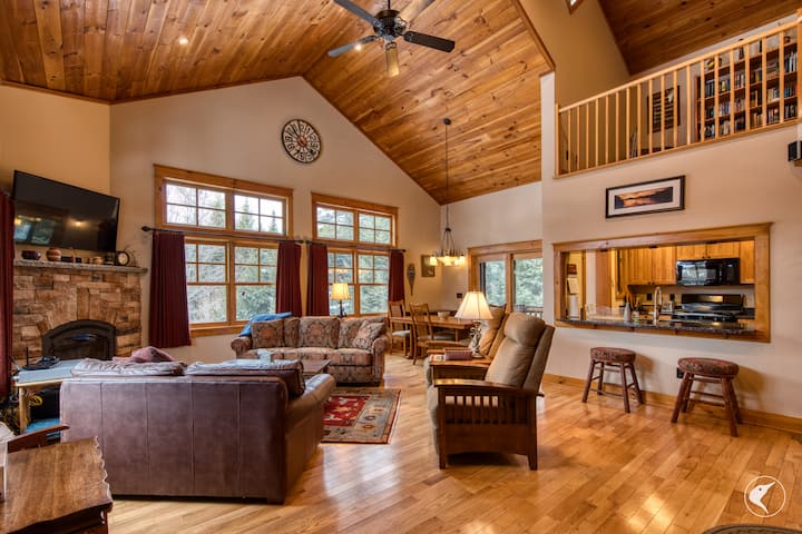 Updated And Spacious Lake Placid Townhome - Lake Placid, NY