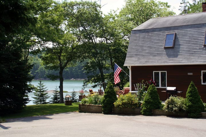 Pat's Place - Stonington, ME