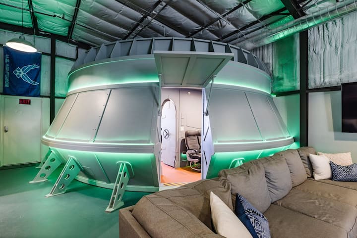 Hangar 18 @ Area 51 | Themed | Pet Friendly - Hurricane, UT