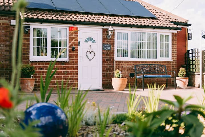 1 Bed, Free Parking, Pets Allowed - Dereham