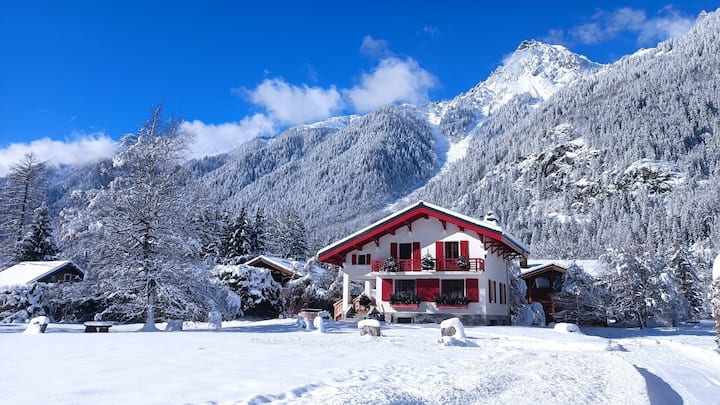 Les Volets Rouges Par Hip Chalets - Chamonix
