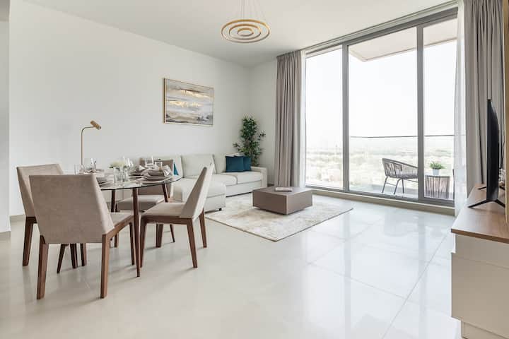 Spacious 1br In Bluebell Residence Jvc - Sleeps 3! - Dubai