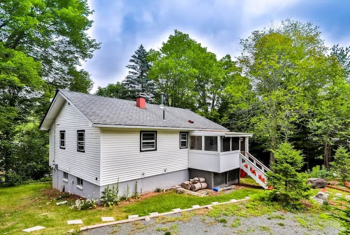 Hunter Hideaway Lake Adjacent Duplex With Hot Tub - Hunter, NY