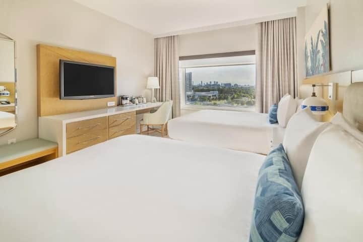 3 Units W/ Miami Elegance | Pool | Oceanfront - South Beach, FL