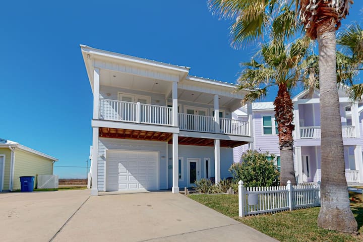 Pet Friendly, Shared Pool, Boardwalk To Beach - Port Aransas, TX