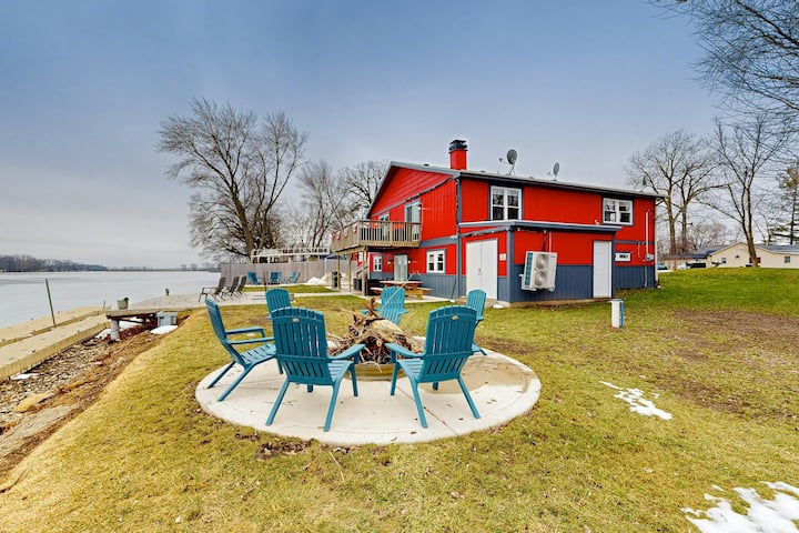 3br Lakefront Dog-friendly With Kayaks/water Toys - Antioch, IL