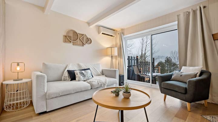 Explore Tremblant | Rvmt | Hôtel Du Lac 421 - Mont-Tremblant