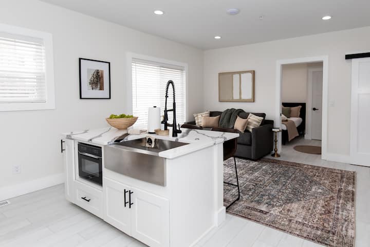 Upgraded 1 Br Condo - 2 Blocks To Waterfront! - Sandusky, OH