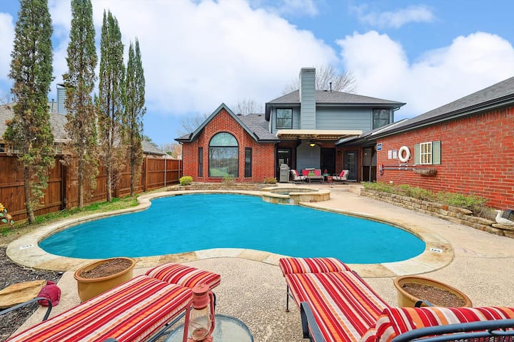 Dfw Getaway - 4 Bedrooms, Pool Oasis, Media Room - 플라워 마운드