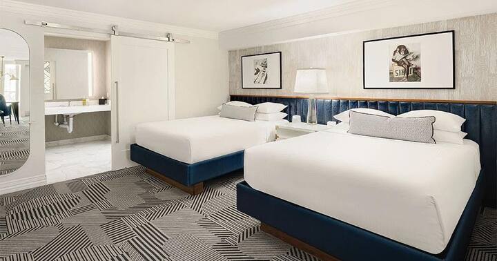 Well-appointed 2 Queen Suite With Ada Features - Beverly Hills