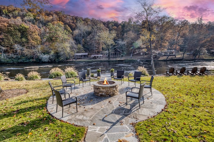 "Very Top Of The Hundreds Of Places I've Stayed" - Blue Ridge, GA