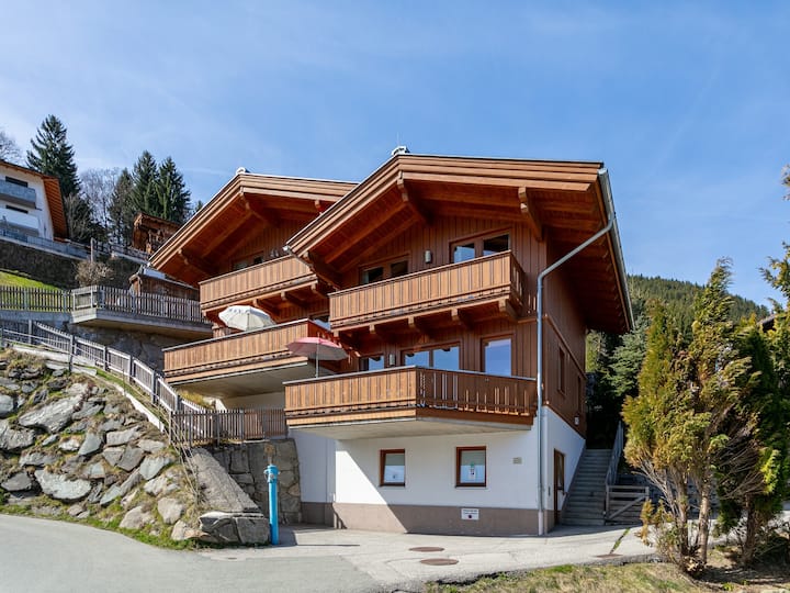 Chalet Avec Vue Sur La Vallée De Zillertal - Hippach