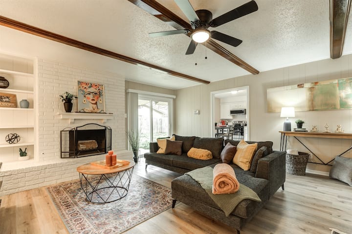 Nice & Cozy, Fire Place, Patio Near Ttu - Lubbock, TX