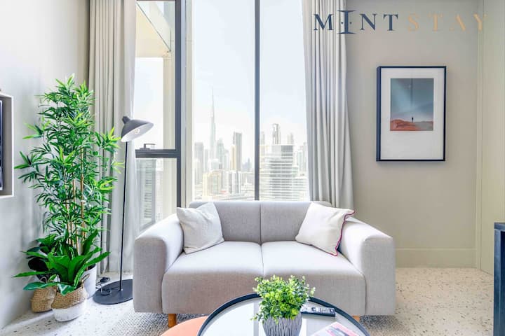 Relax & Recharge: Burj Khalifa View Studio - Aéroport de Dubaï (DXB) 