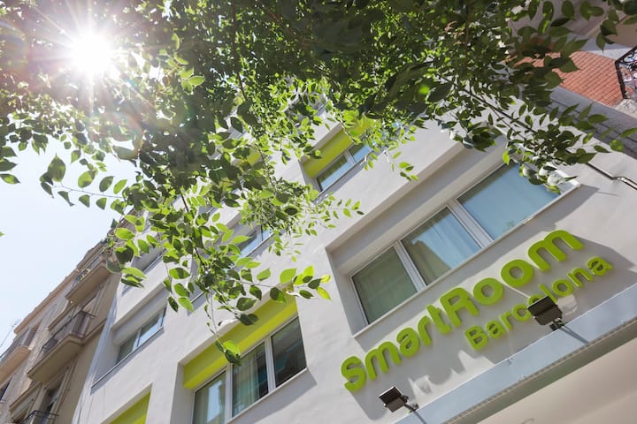 Smartroom 2* - Twin Room With Sofa Bed & Bathroom - Barcelona