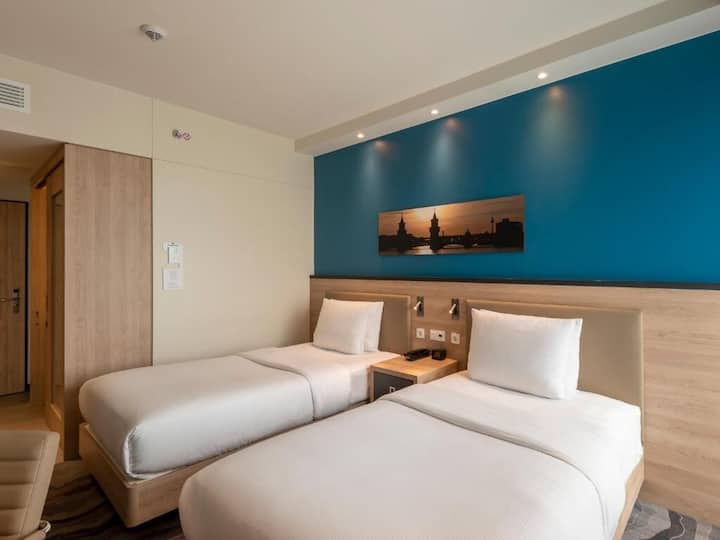 2 Stylish Units Near Alexanderplatz | Breakfast - Berlín