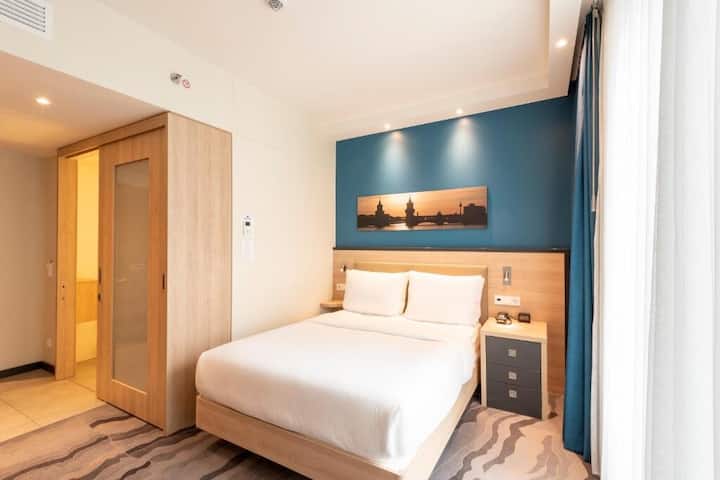 Comfy Room W/ Hot Breakfast, Near Alexanderplatz! - Berlín