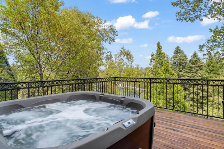 Spacious Retreat W/ Hot Tub & Sauna - Lake Arrowhead, CA