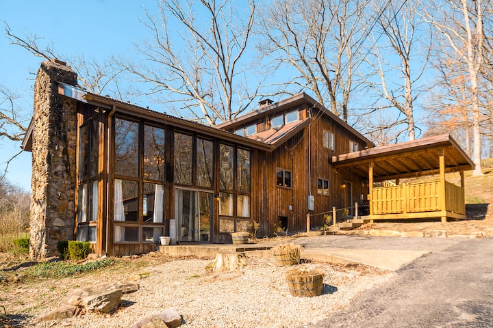 Oak Hollow Lodge - Cozy Mountain Hideaway - Farmington, PA