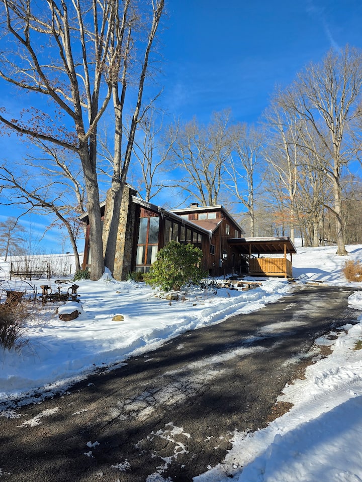 Oak Hollow Lodge - Cozy Mountain Hideaway - Nemacolin, PA
