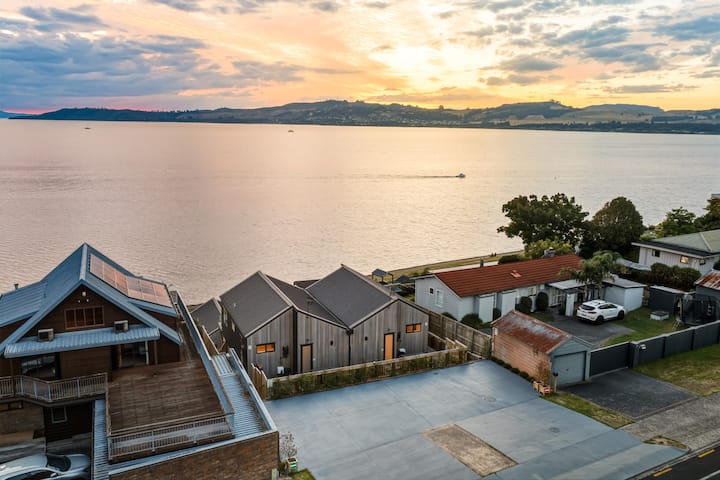Roam Taupo Upper Terrace Unit 4 - Spa Pool - Taupō
