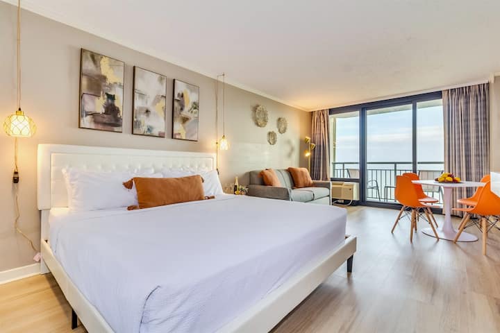 Winter Rates! Stunning Oceanfront Studio Suite! - Ripley's Aquarium of Myrtle Beach