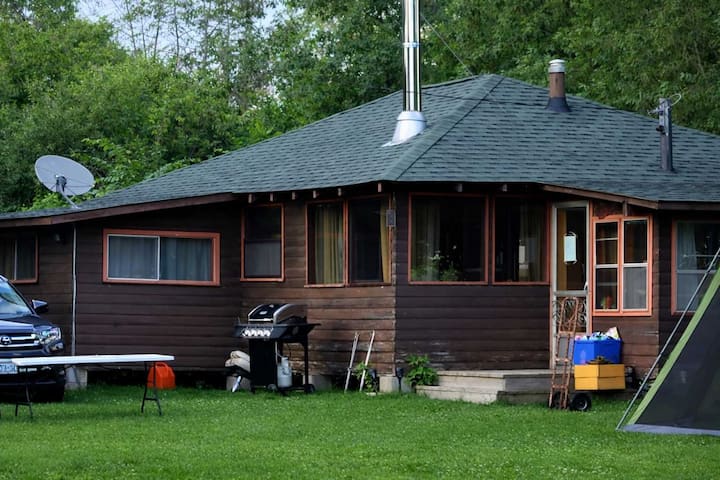 Balsam Lake: 2-bedroom Cottage #8 - Kawartha Lakes