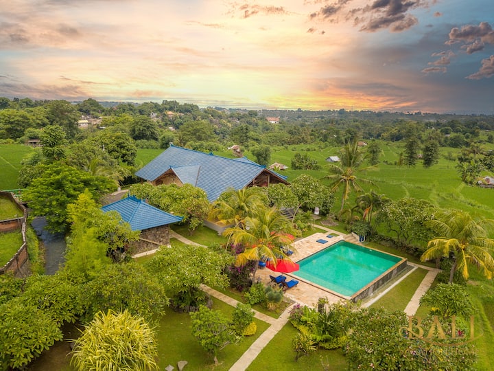 Your Private Balinese Getaway Awaits! 100%privacy! - Singaraja