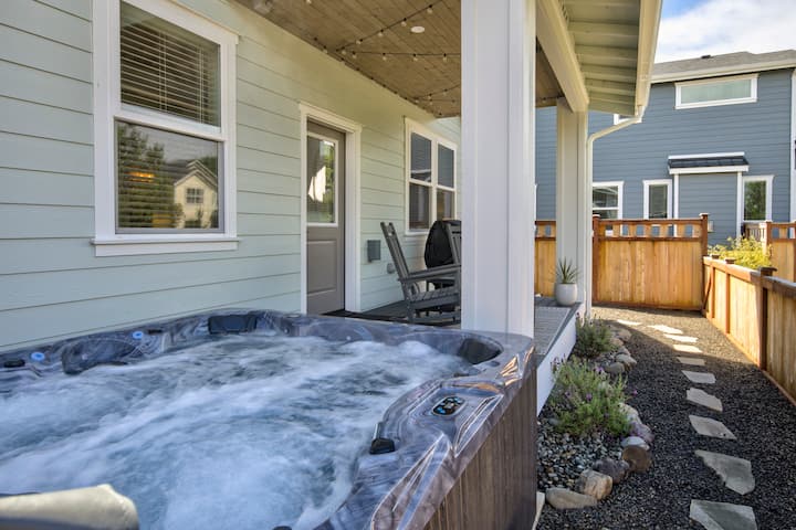 Fancy Finish Cottage - Oyhut Bay Seaside Village - Ocean Shores, WA