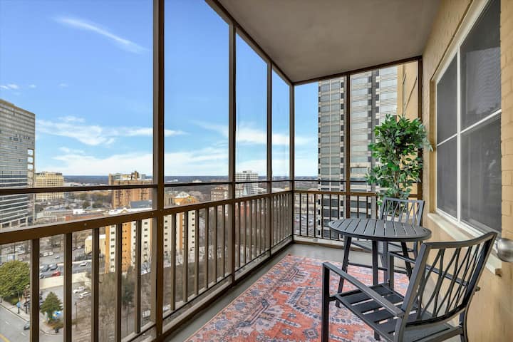 Downtown Condo W/ Skyline Balcony - Atlanta, GA
