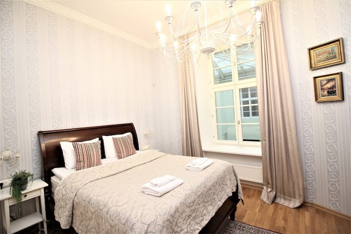 1 Br With Sauna On Town Hall Square - Tallinn