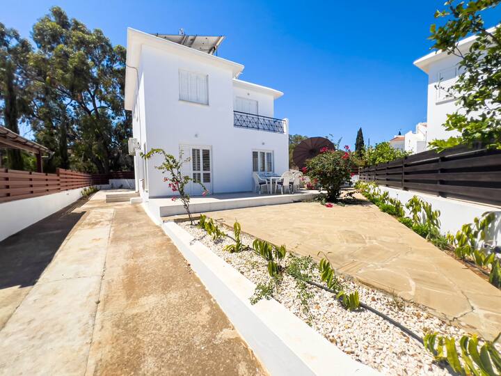 Protaras Sunny Villa - 5 Min To Beaches & Dining! - Ayia Napa