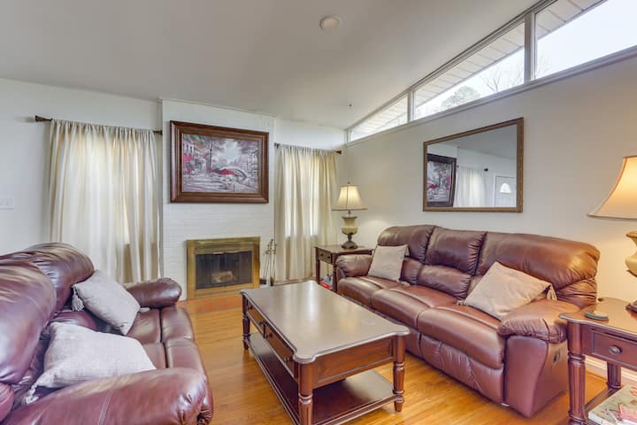 Pet-friendly Birmingham Cottage W/ Private Hot Tub - Birmingham