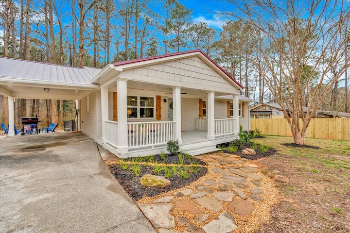 Cozy, Convenient Home In Downtown|sleeps 11 - Acworth, GA