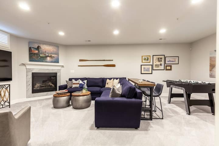 Game Room, Yard, Parking & Walkable To Everything - Annapolis, MD