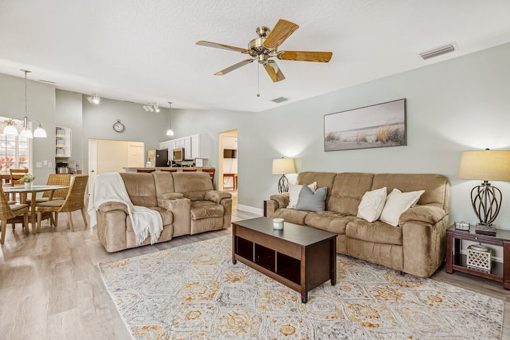 Family Fun! Treasure Coast Home W/ Heated Pool - Sebastian, FL