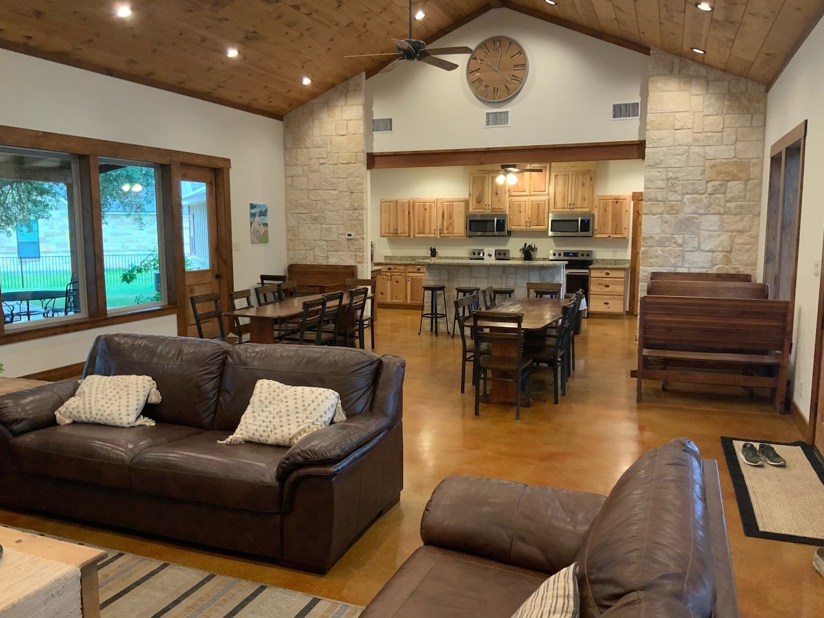 Maison sur la rivière Double L - Maisons à louer à Concan, Texas, États ...