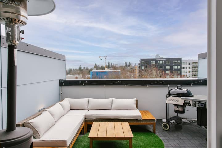 Downtown Seattle Retreat | Private Gym & Office - Seattle