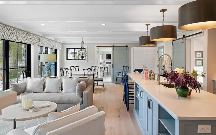 3 Bedroom Luxury Townhouse, Heart Of Dock Square - Kennebunk, ME