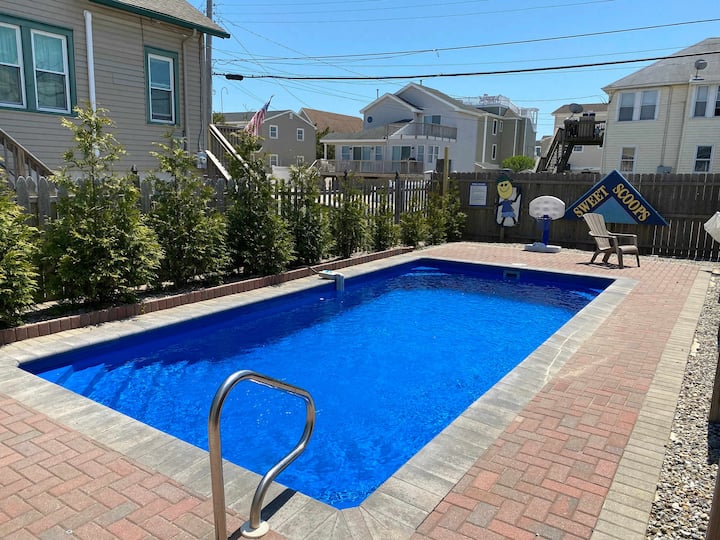 Luxurious Oceanside Home W/ Pool - Beach Haven, NJ
