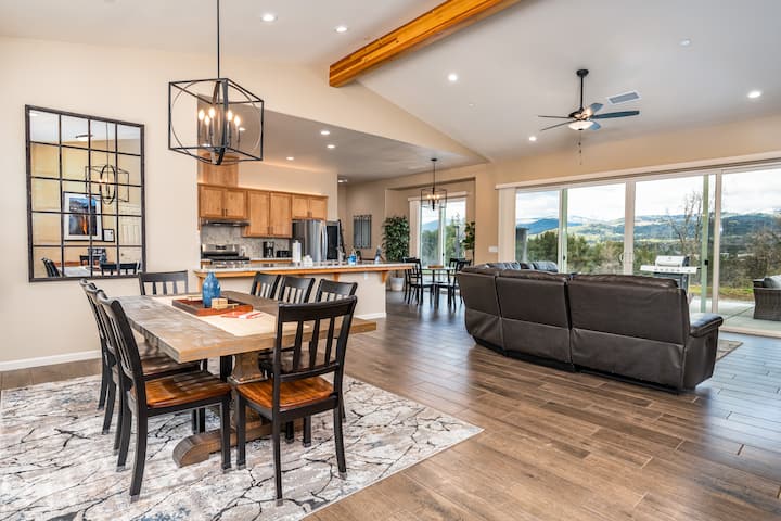 Mountain View House W/spa, Stunning Views! - Oakhurst, CA