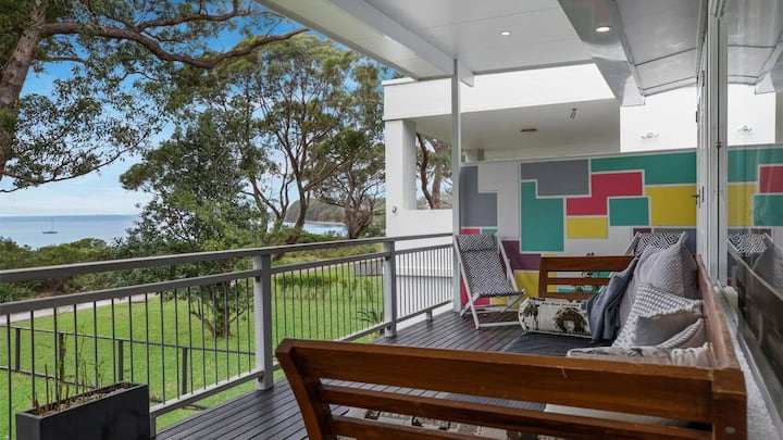 Beachfront-the Art Cottage - Pet Friendly - ジェービス湾