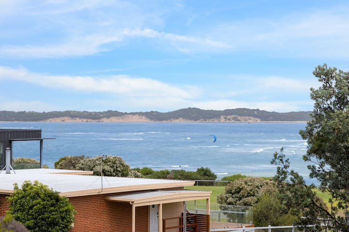 Oceanview Family Retreat - San Remo